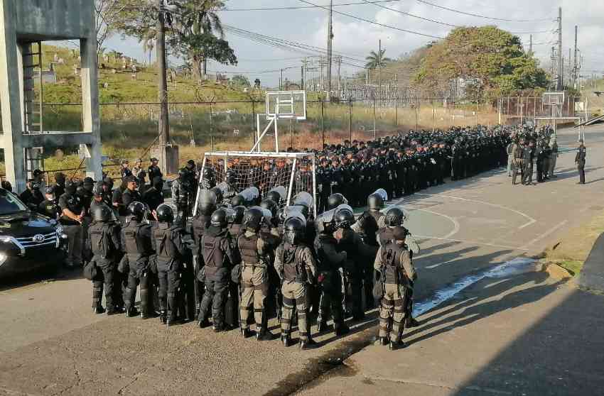 Encuentran armas, droga y celulares en cárcel de Nueva Esperanza | Día a Día